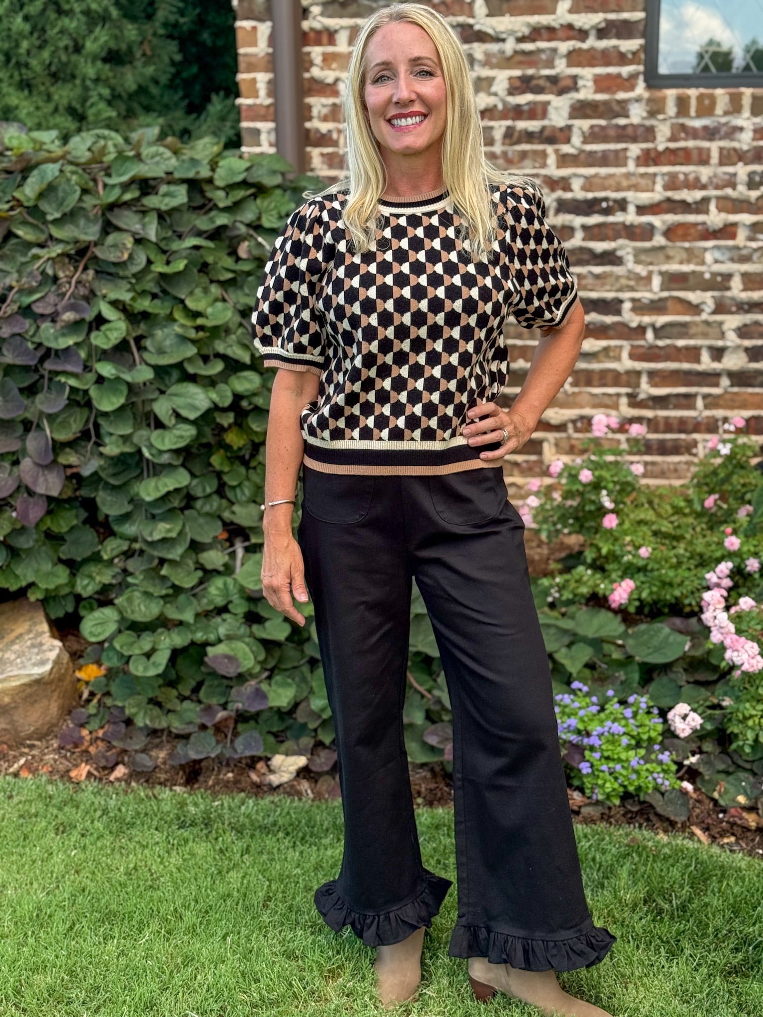 Black Ruffle Edge Cropped Twill Pants – Whimsical Mimsy